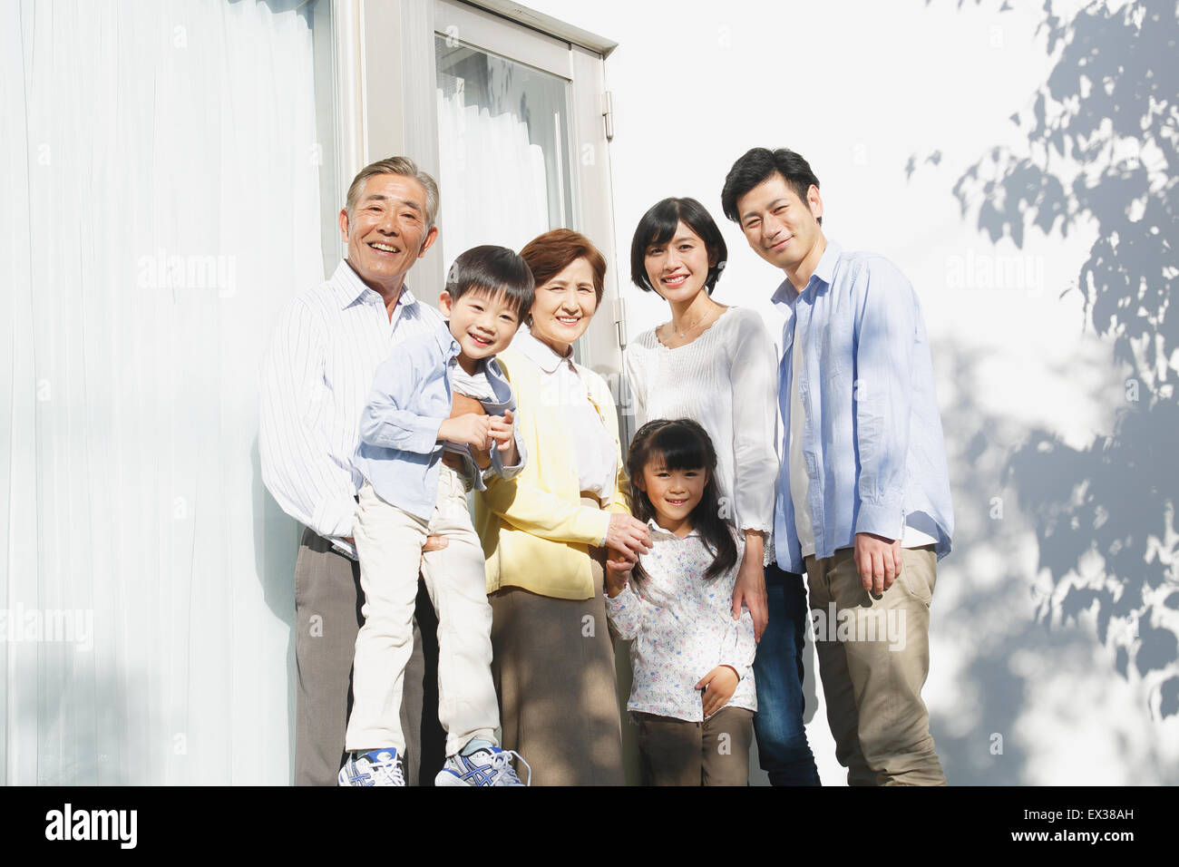 Three-generation Japanese family Stock Photo - Alamy