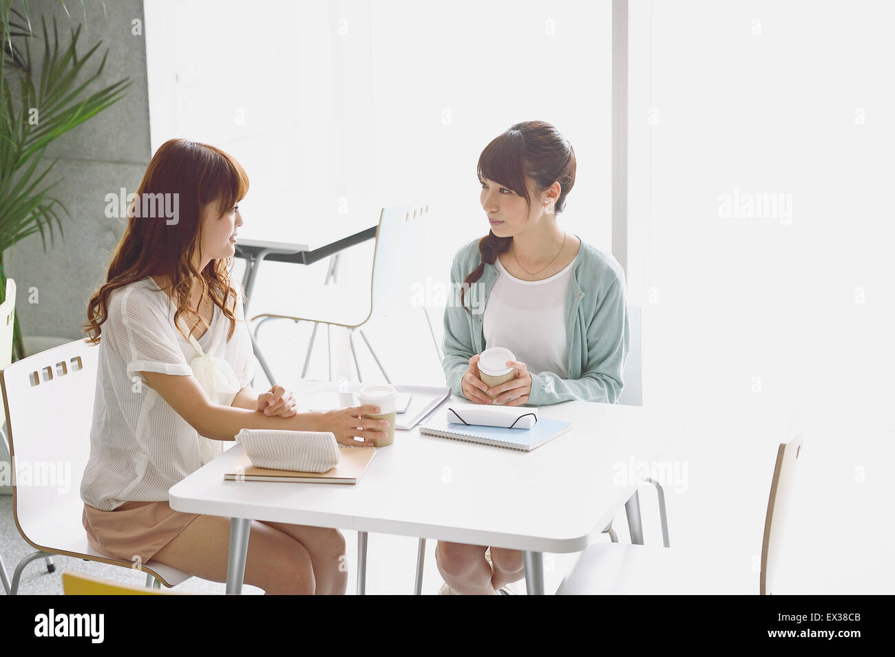 Campus student lounge hi-res stock photography and images - Alamy