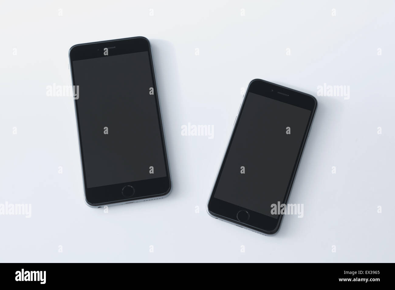 Still with smartphones hi-res stock photography and images - Alamy