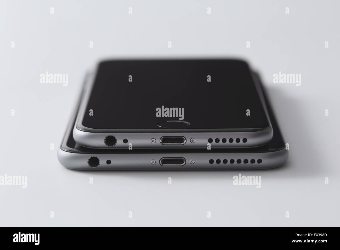 Still with smartphones hi-res stock photography and images - Alamy