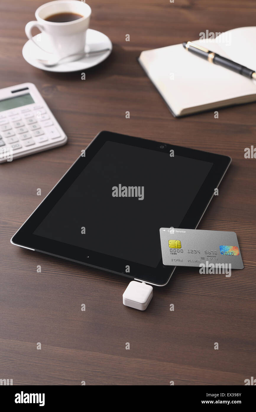 Cashless hi-res stock photography and images - Alamy