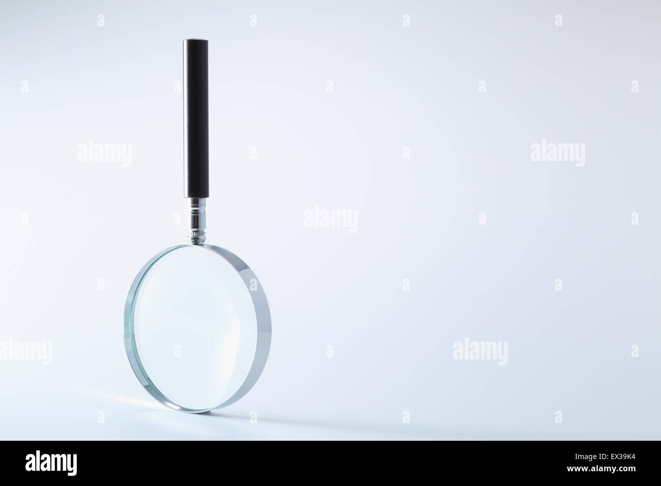 Magnifying glass copy space hi-res stock photography and images - Alamy