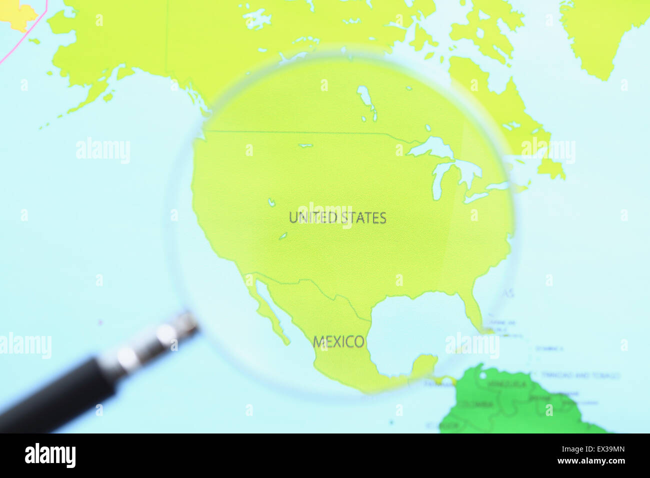 Magnifying glass map america hi-res stock photography and images - Alamy