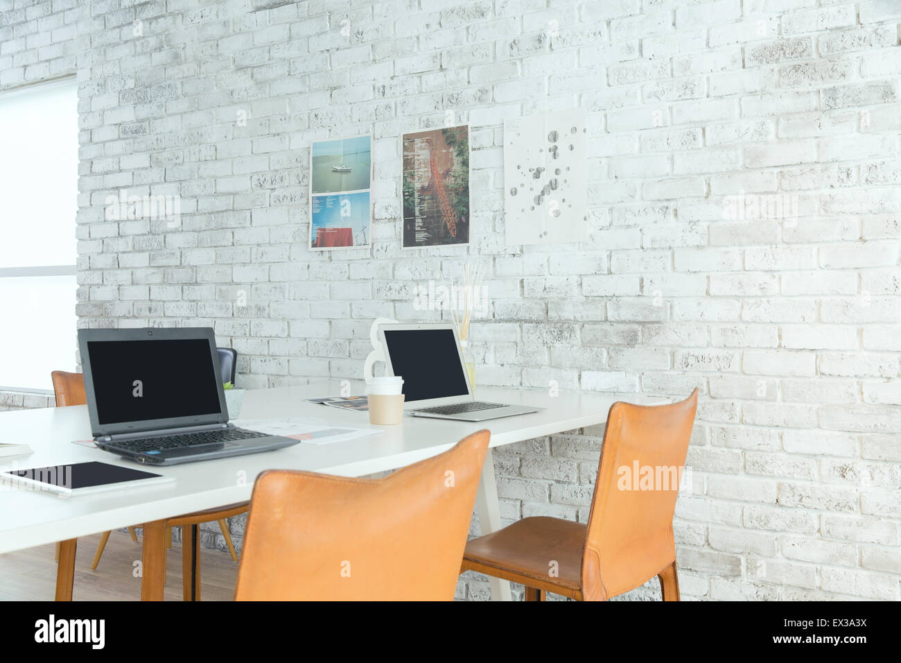 Office space panel hi-res stock photography and images - Alamy