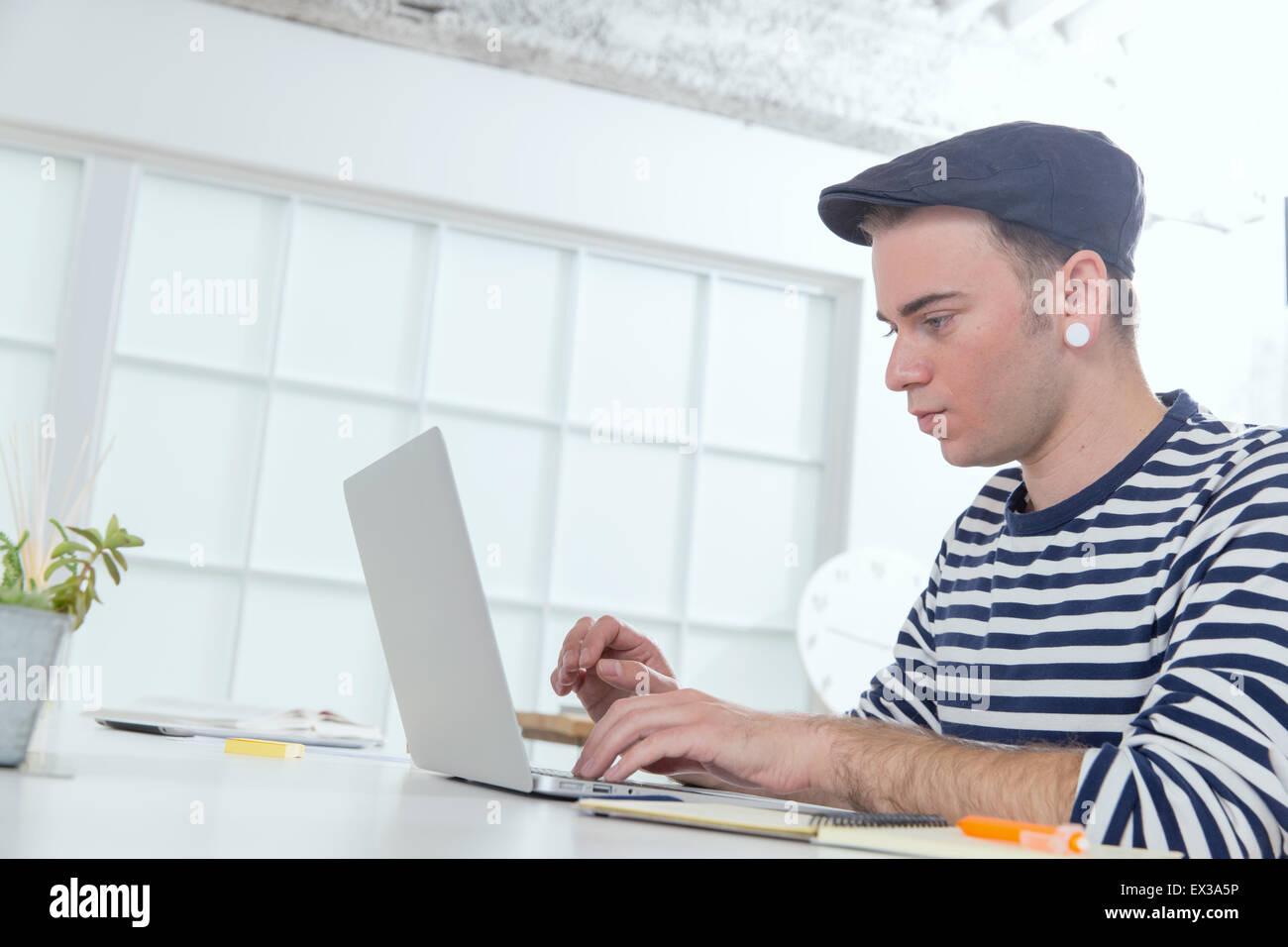 Man working in an office hi-res stock photography and images - Alamy