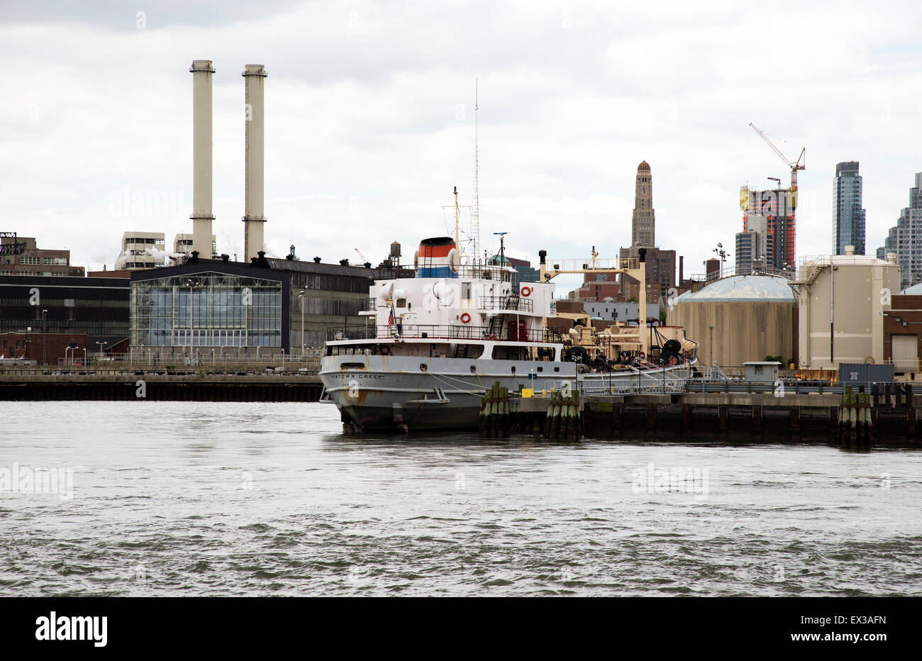 Sludge vessel hi-res stock photography and images - Alamy