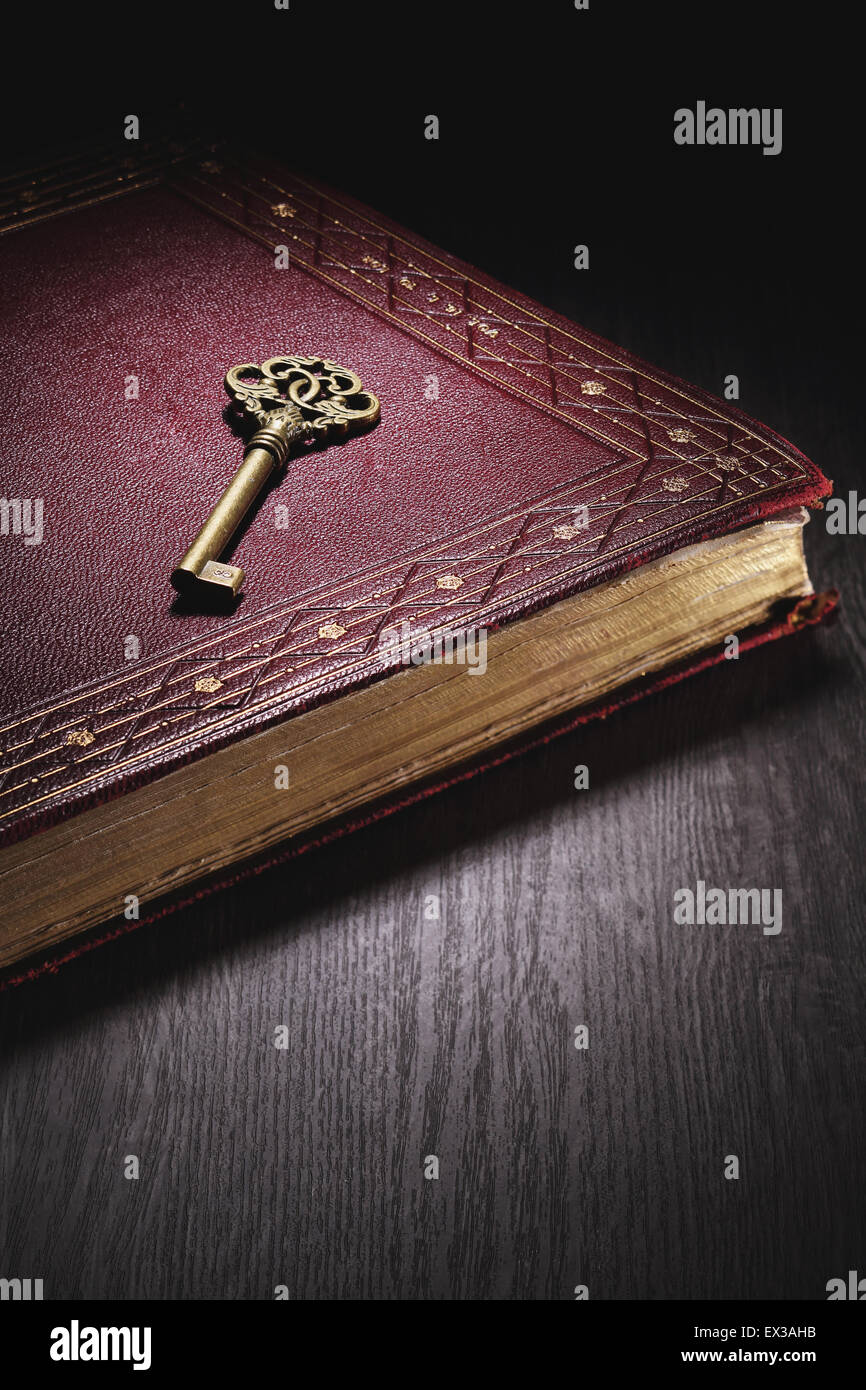 Hint book hi-res stock photography and images - Alamy