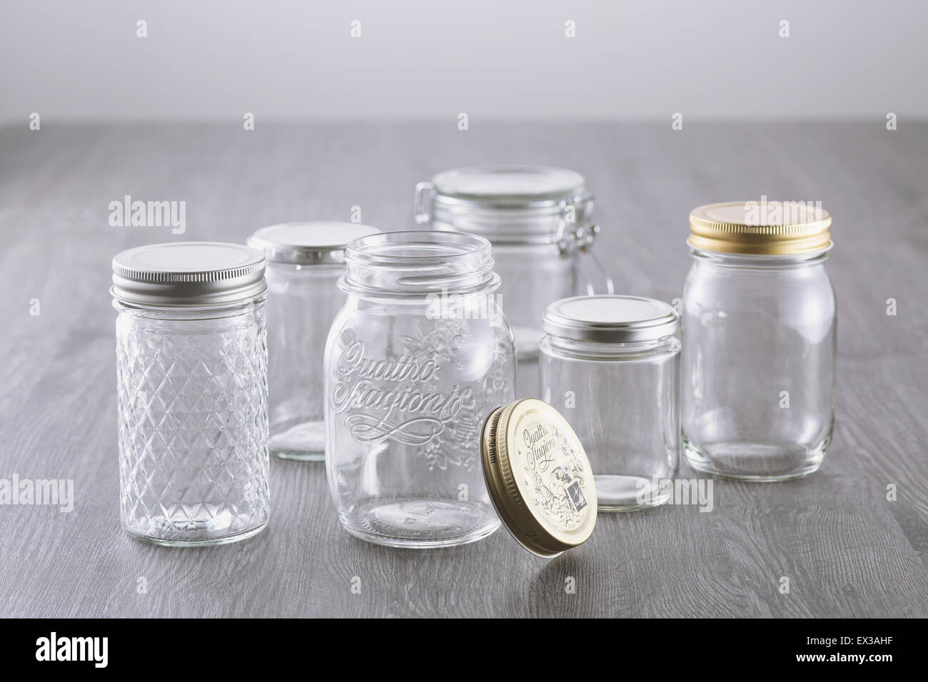 Closing container hi-res stock photography and images - Alamy