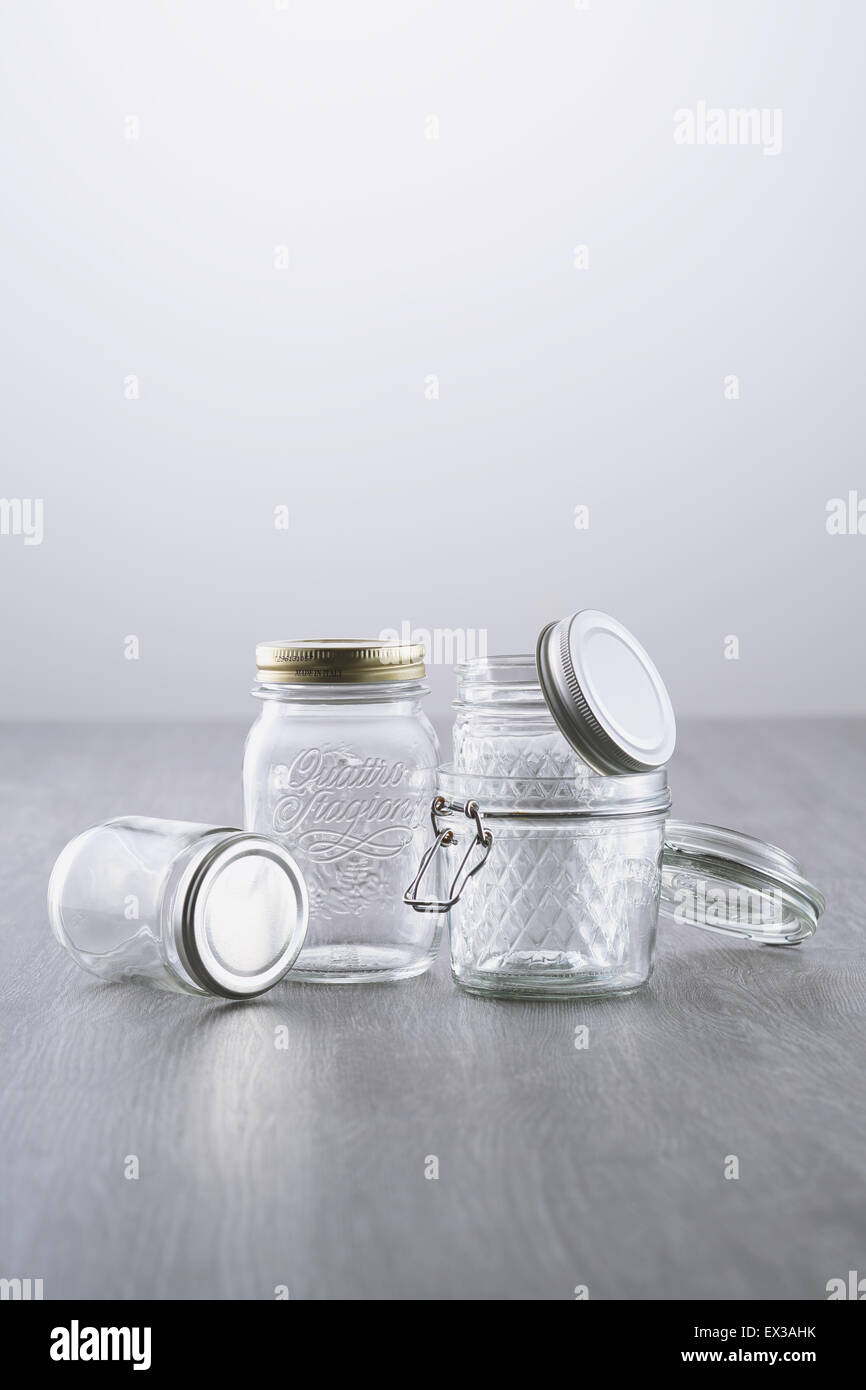 Closing container hi-res stock photography and images - Alamy