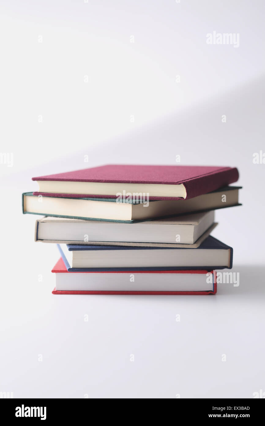 Multiple books hi-res stock photography and images - Alamy