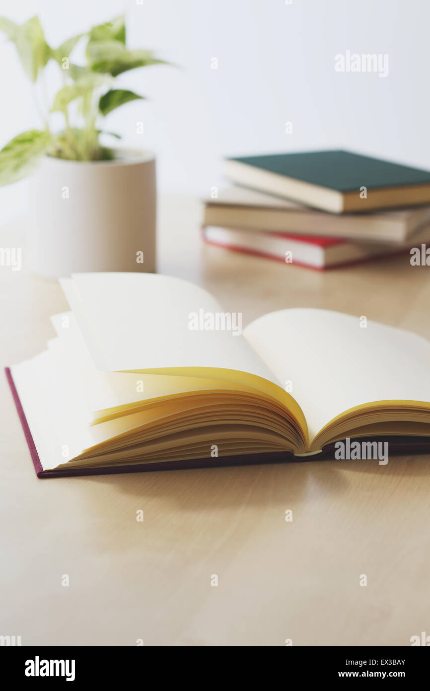 Opening books hi-res stock photography and images - Alamy