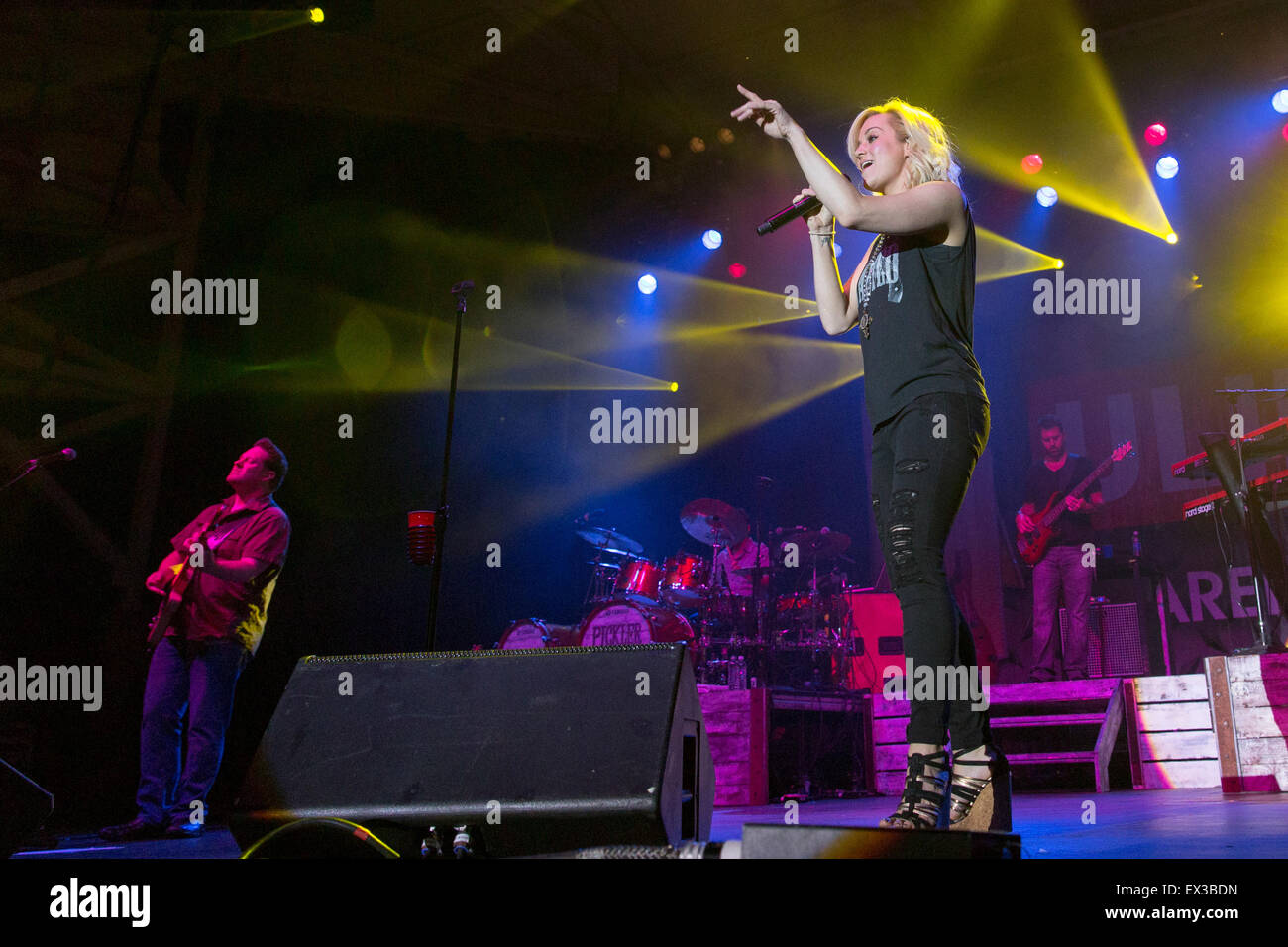 Country singer kellie pickler hi-res stock photography and images - Alamy