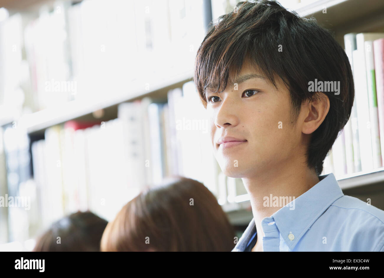University students in the library Stock Photo - Alamy