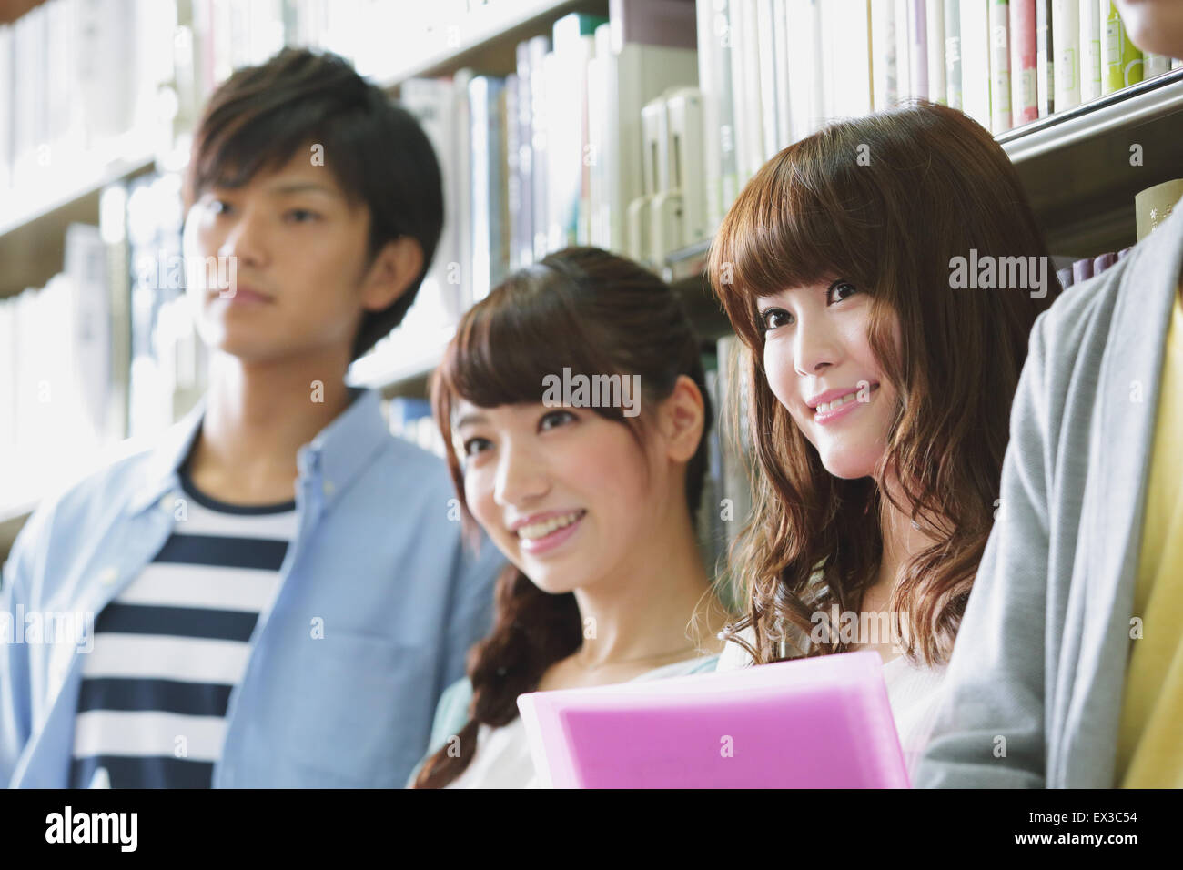 University students in the library Stock Photo - Alamy