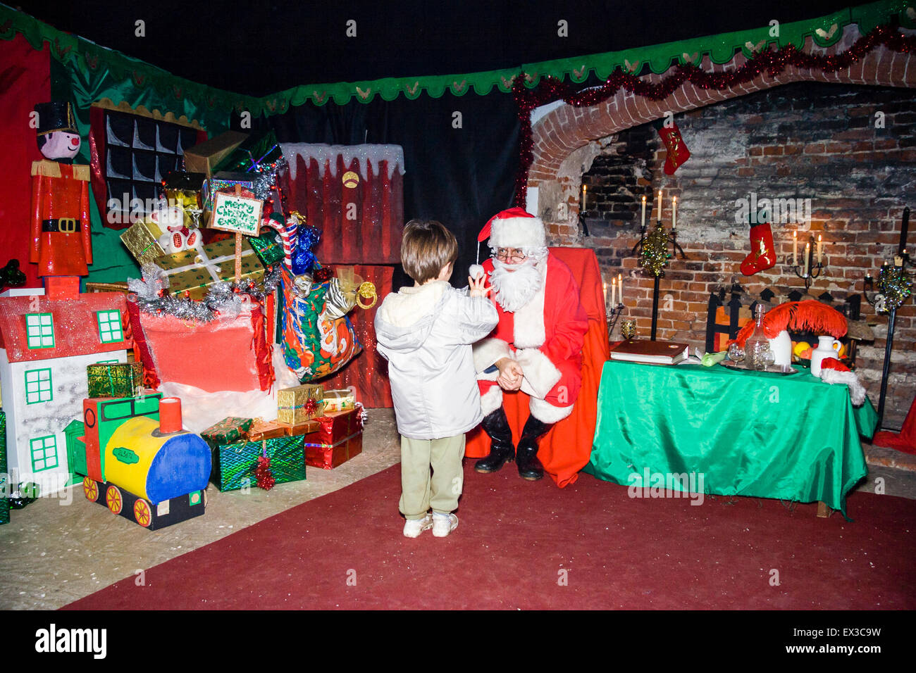 Santas grotto hi-res stock photography and images - Alamy
