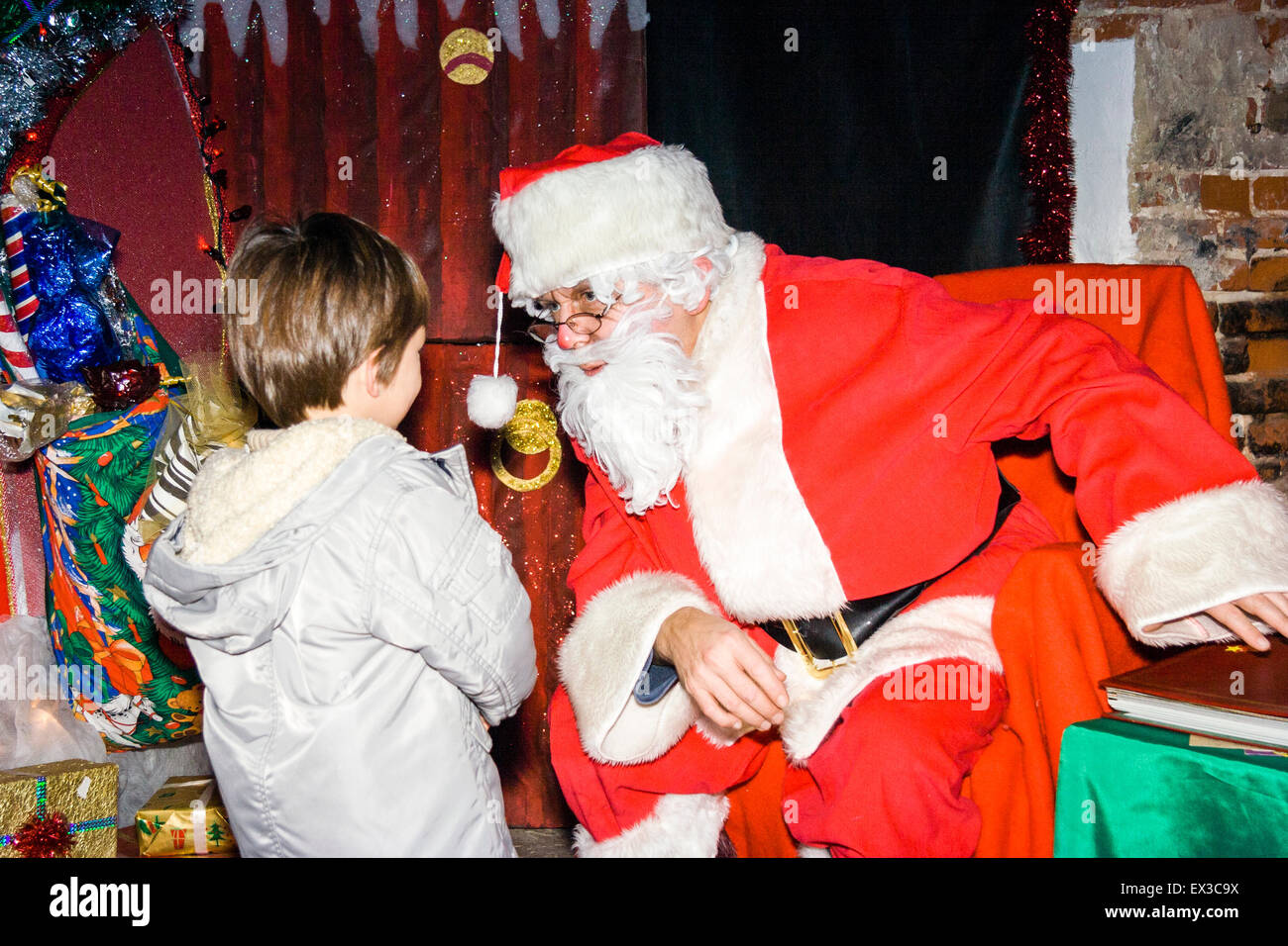 Santas grotto hi-res stock photography and images - Alamy