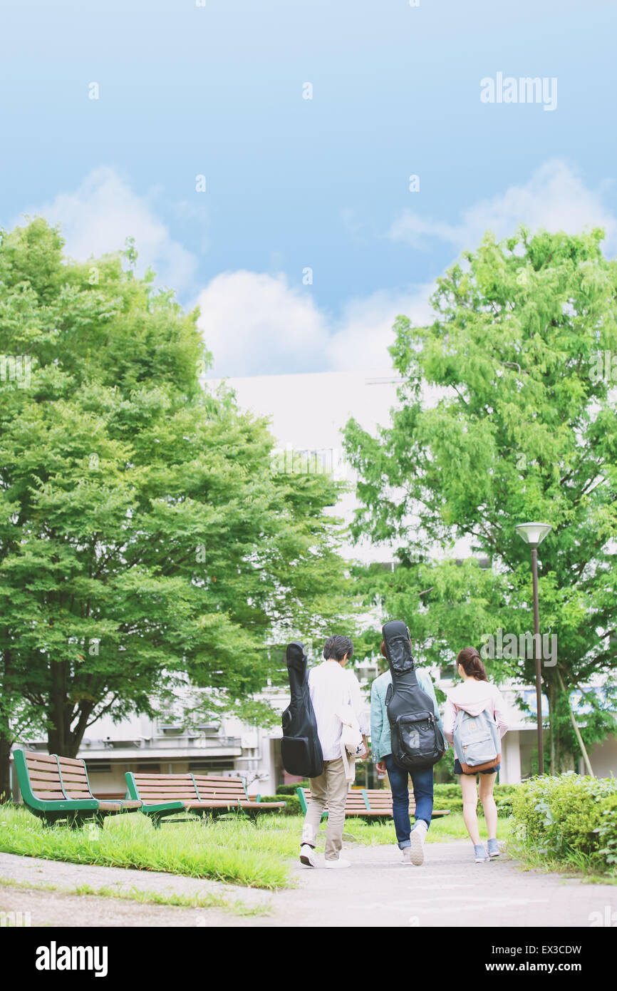 University student in the campus park Stock Photo - Alamy