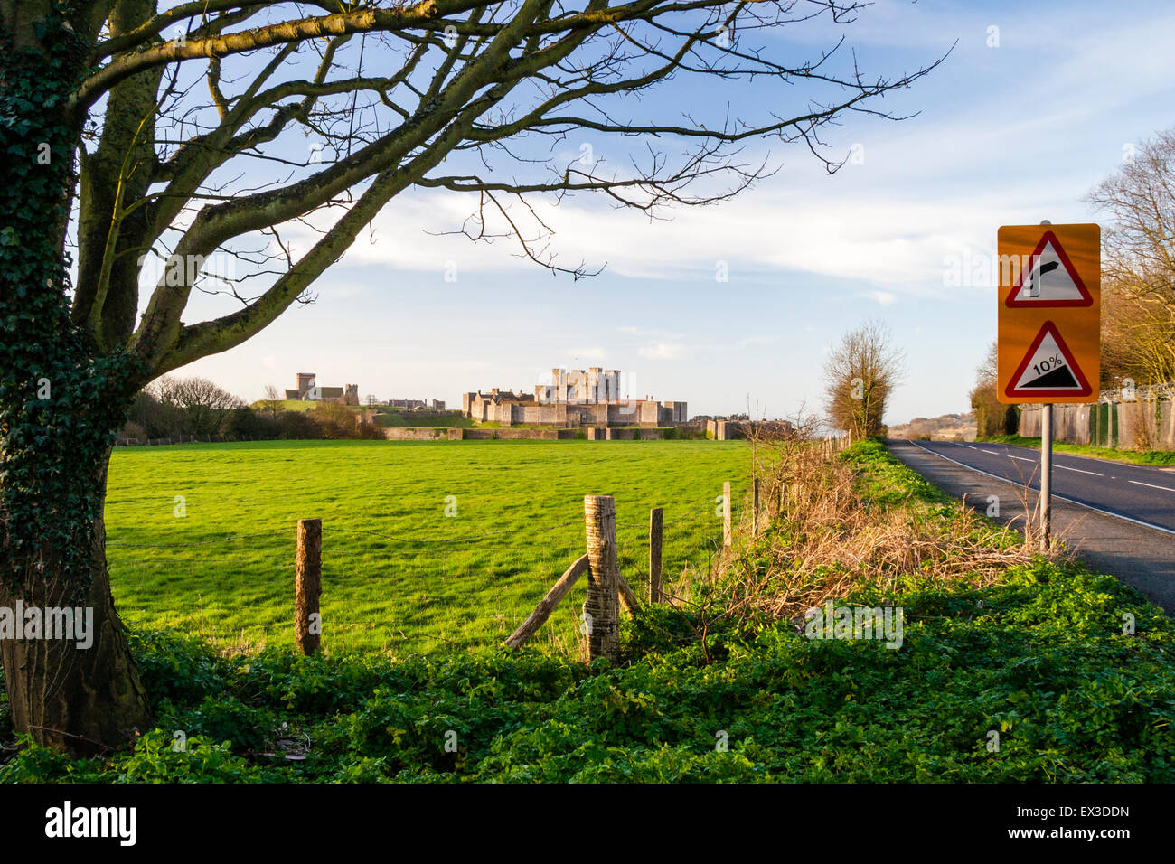 Dover road sign hi-res stock photography and images - Alamy