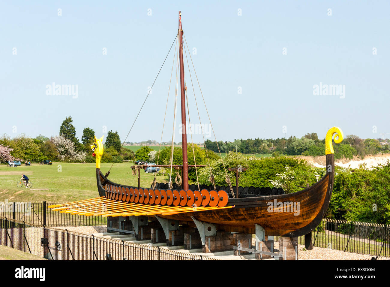 Viking Ship Dragon Stock Photos & Viking Ship Dragon Stock Images - Alamy
