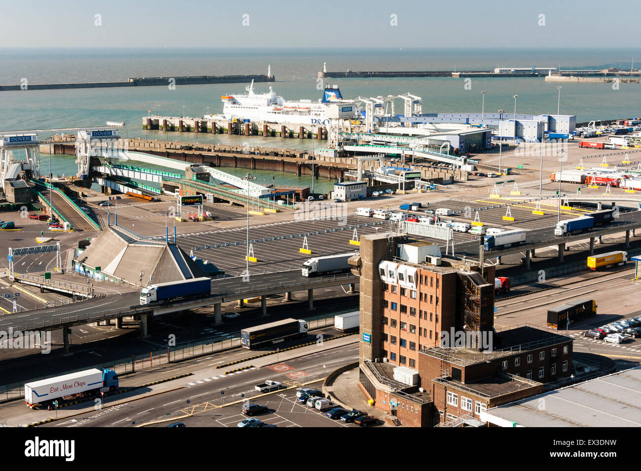 Ferry terminals hi-res stock photography and images - Alamy
