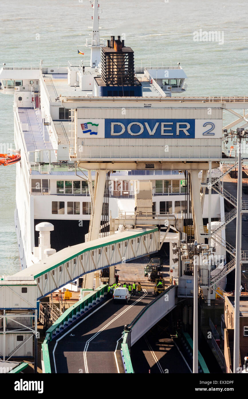 Car ferry loading dover hi-res stock photography and images - Alamy