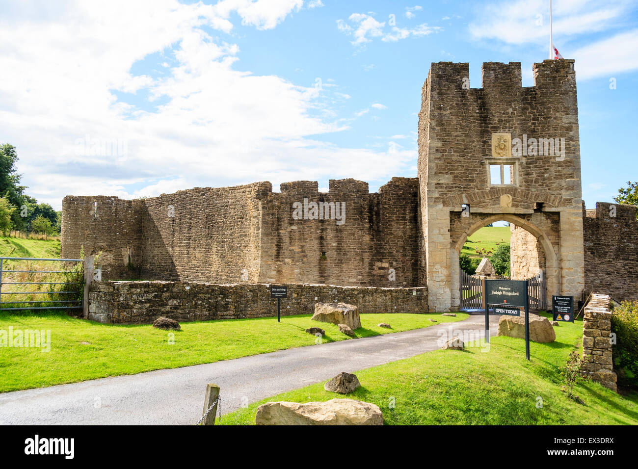 The ruins of Farleigh Hungerford castle. The 14th century East ...