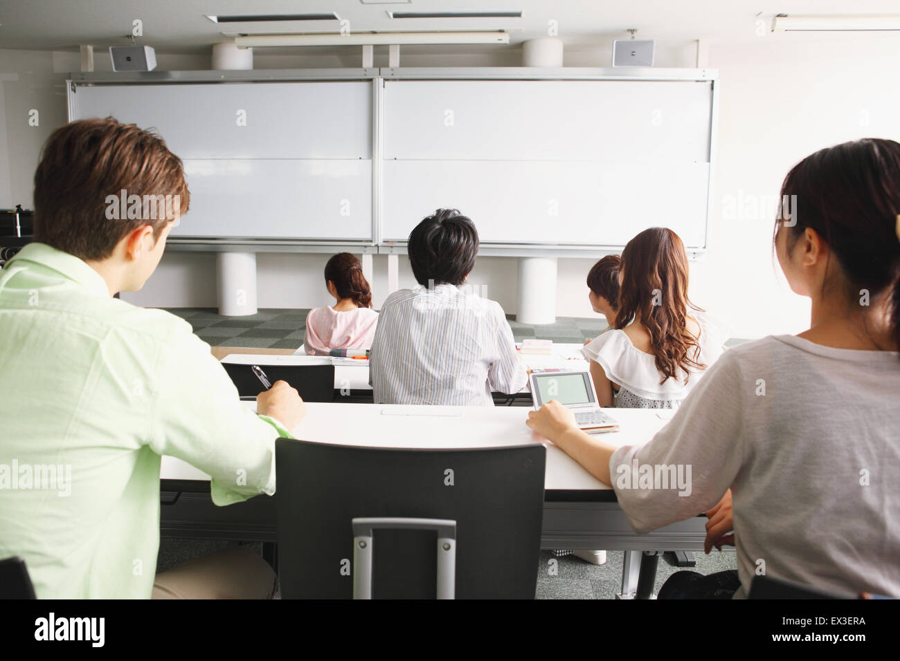 College classroom hi-res stock photography and images - Alamy