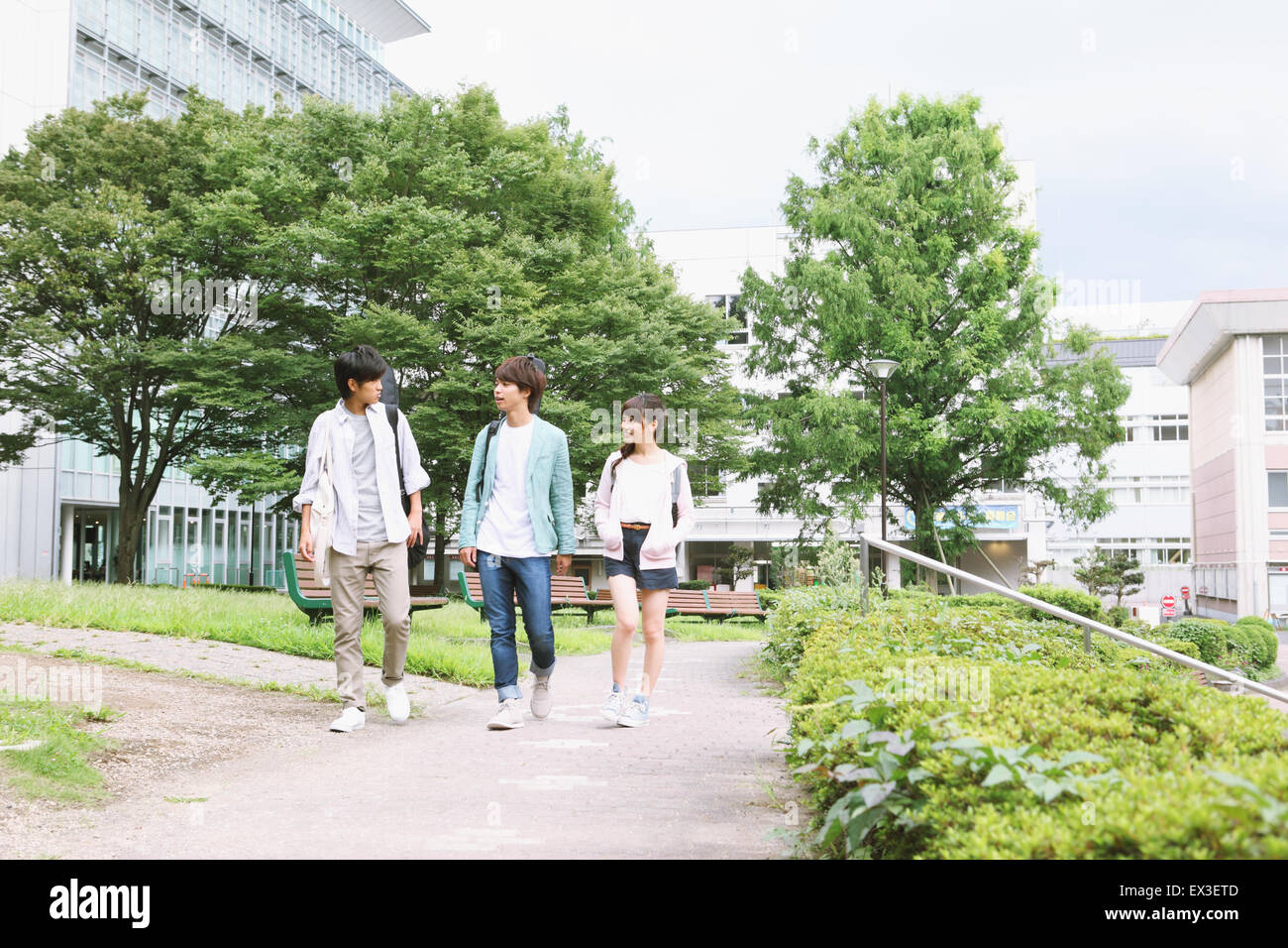 University student in the campus park Stock Photo - Alamy