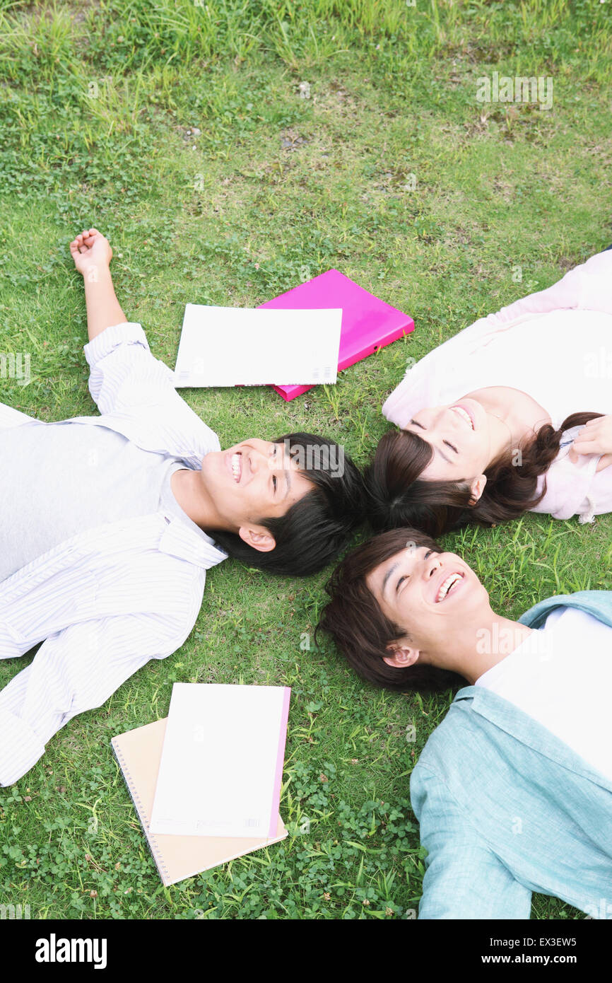 University students in the campus park Stock Photo - Alamy