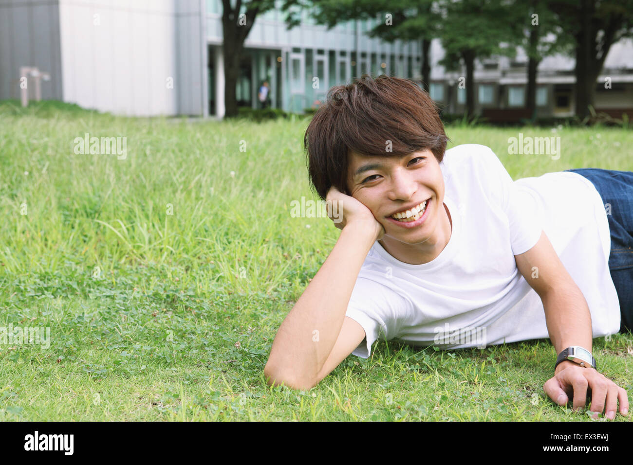 University student in the campus park Stock Photo - Alamy