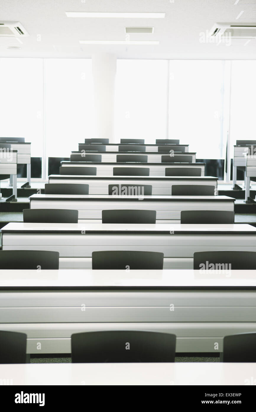 University classroom hi-res stock photography and images - Alamy