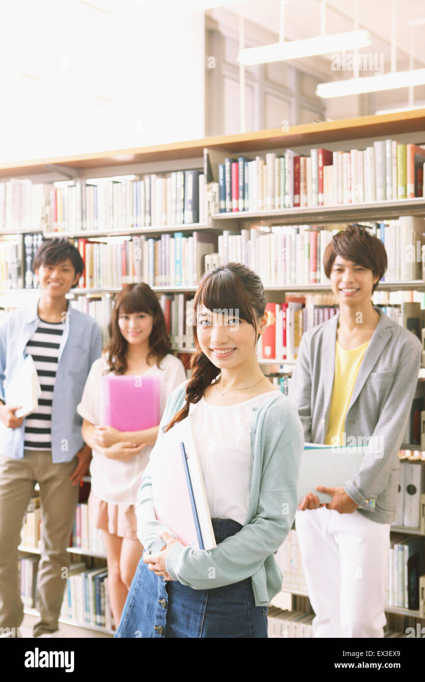 University students in the library Stock Photo - Alamy