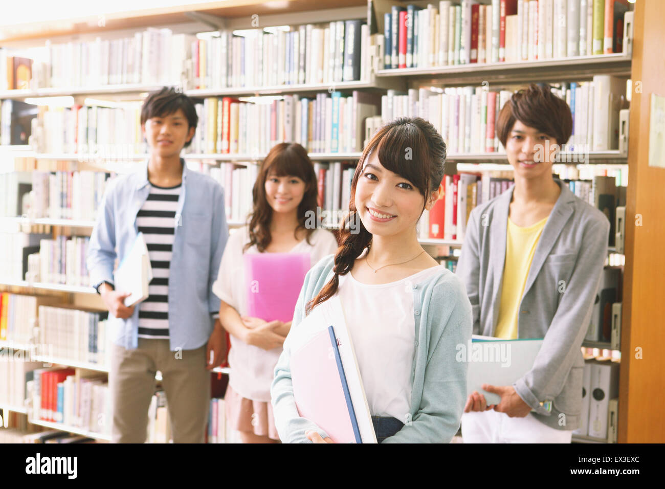 University students in the library Stock Photo - Alamy