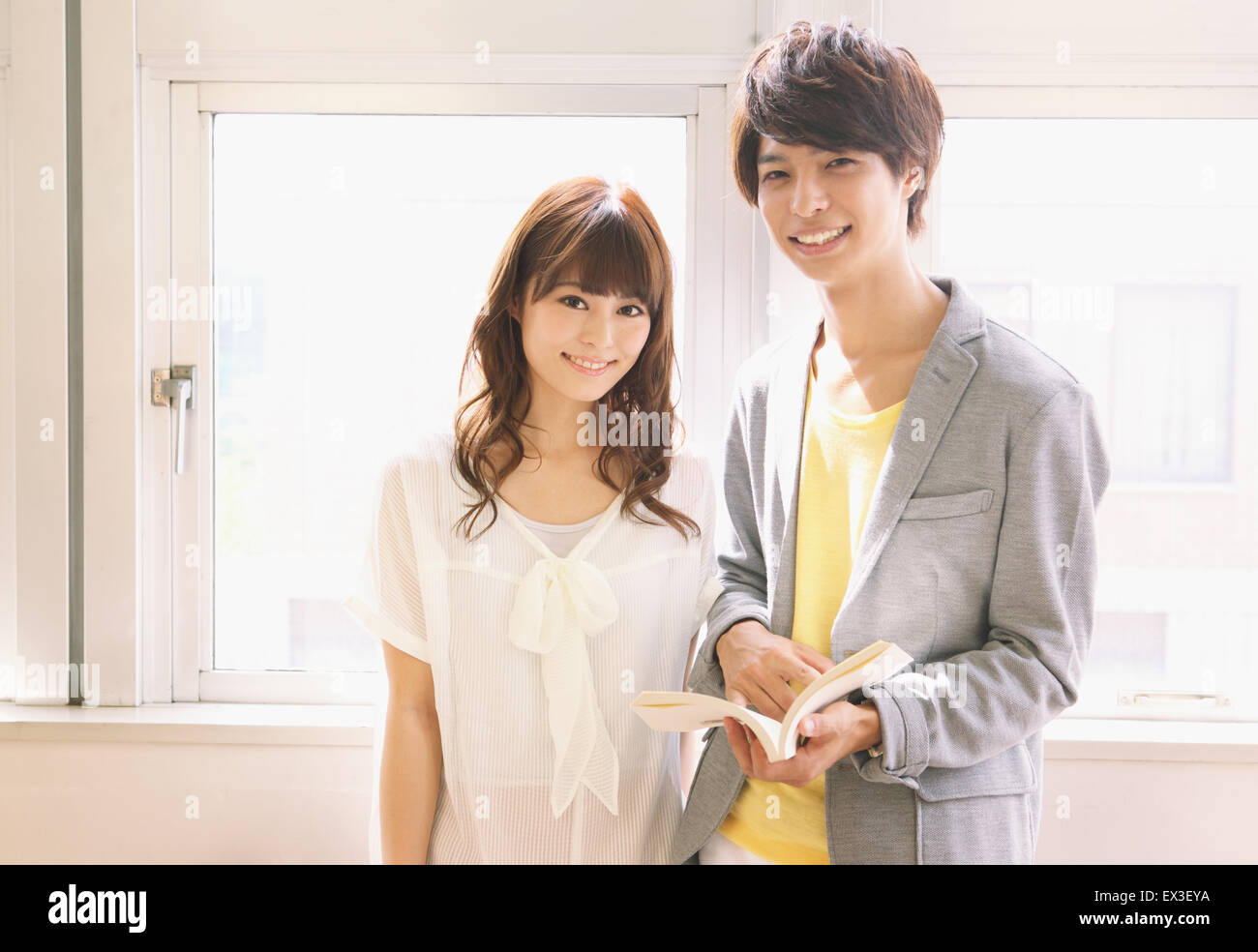 University students in the library Stock Photo - Alamy