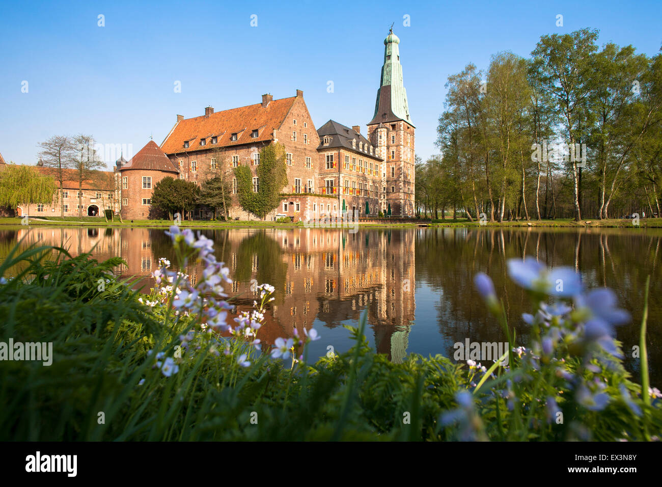 Muens hi-res stock photography and images - Alamy