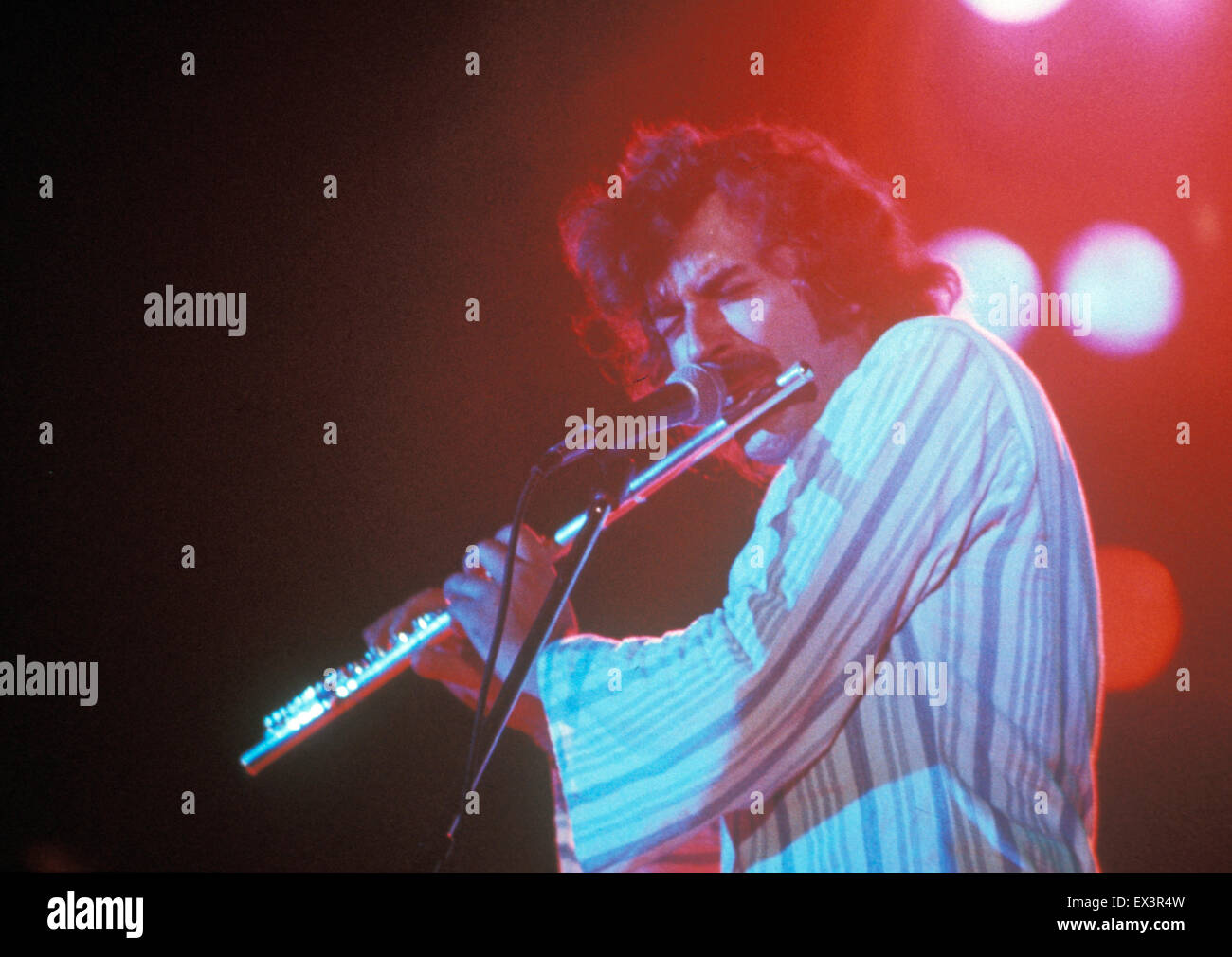 Moody blues ray thomas hi-res stock photography and images - Alamy