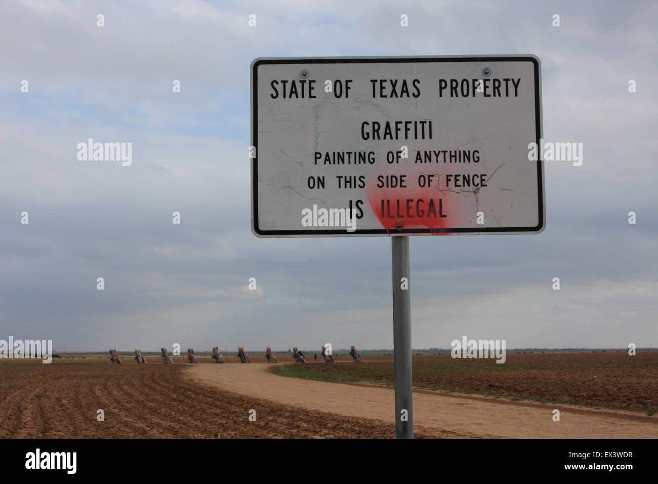 Graffiti warning sign hi-res stock photography and images - Alamy