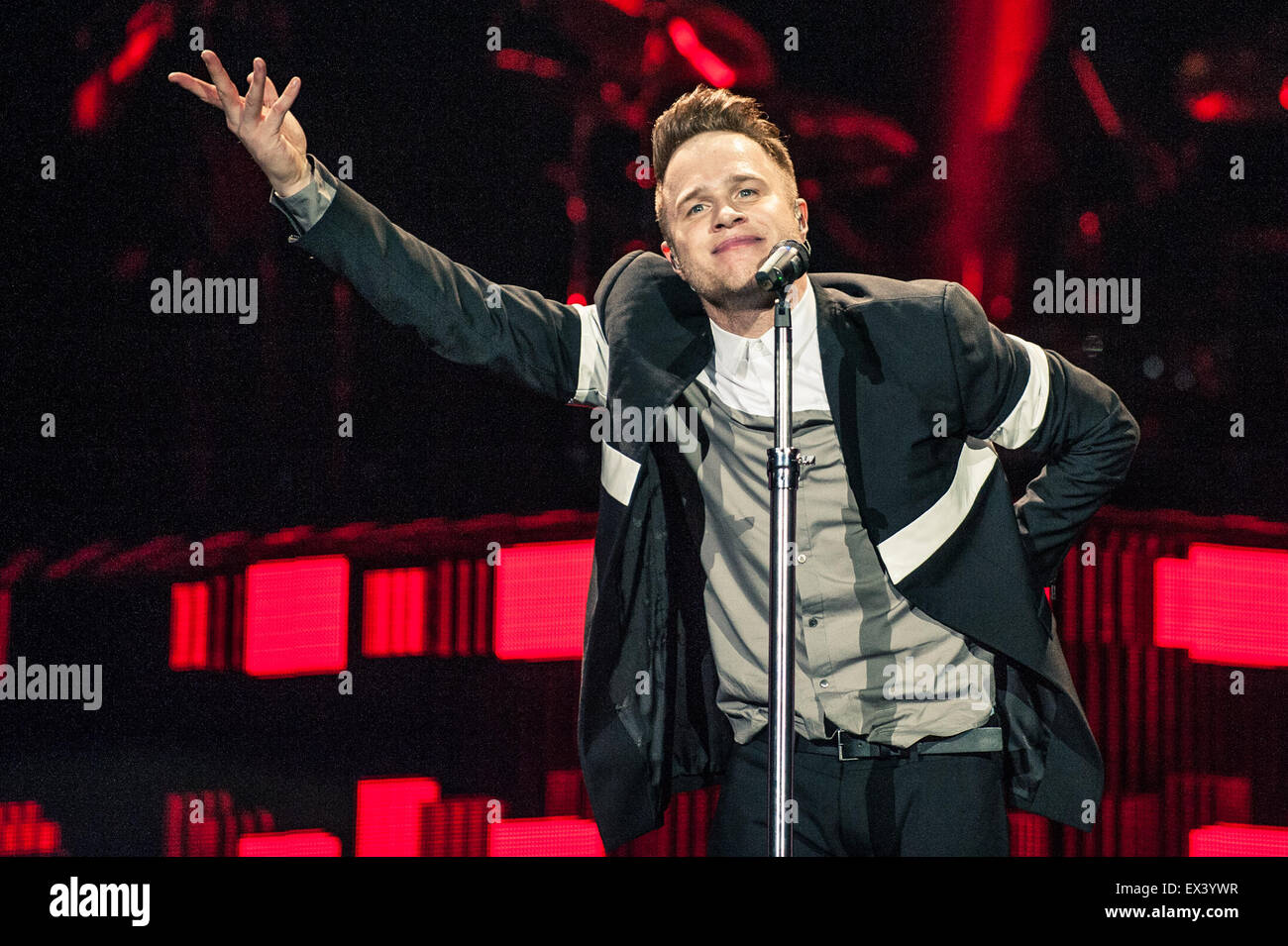 Olly Murs performs his first of four sold out shows at The O2 Arena in London Featuring: Olly ...