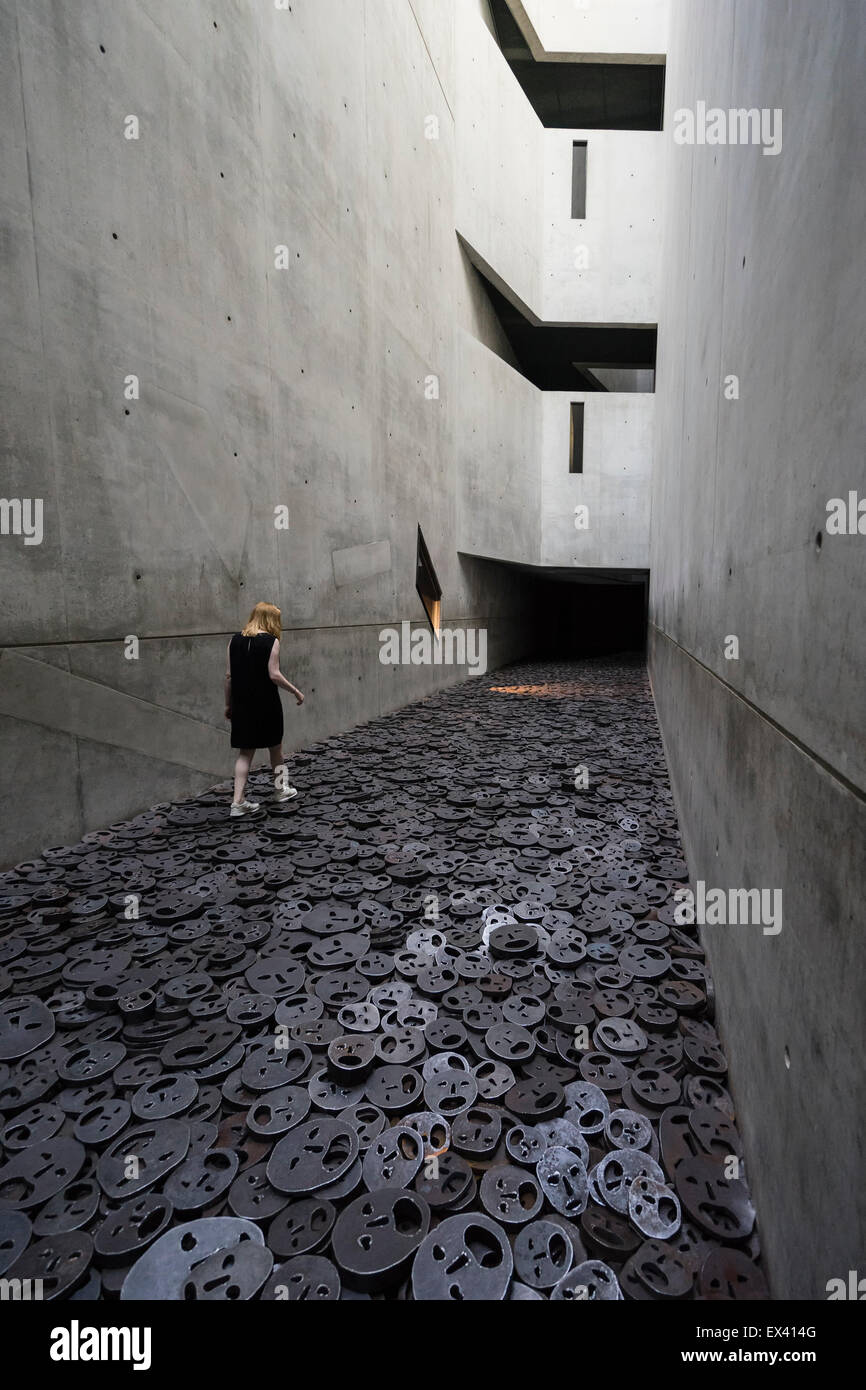 Interior architecture of the Memory Void room at the Jewish Museum in ...