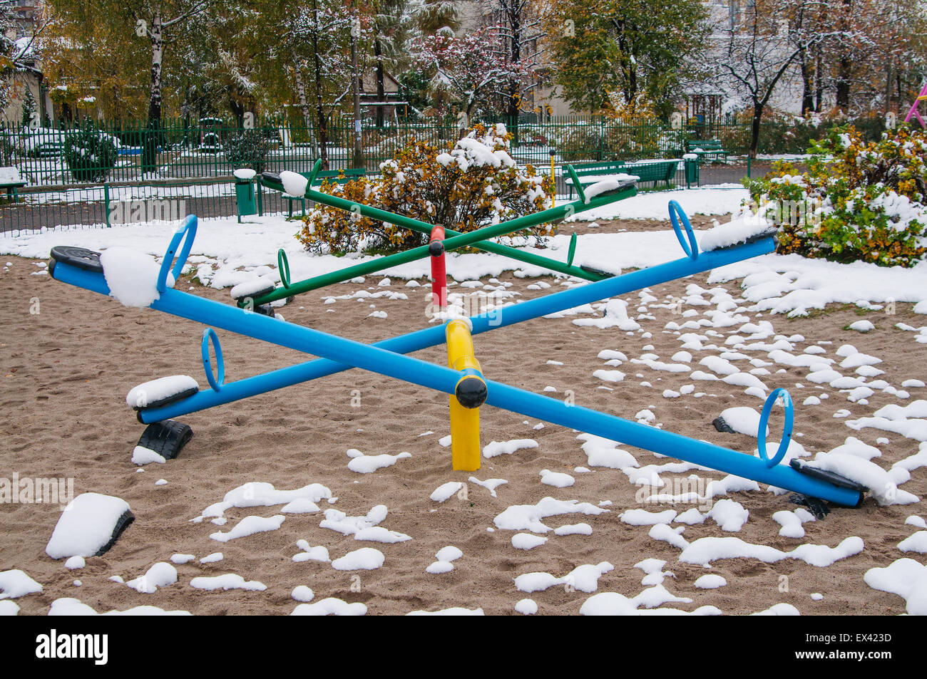 School bench playground hi-res stock photography and images - Alamy