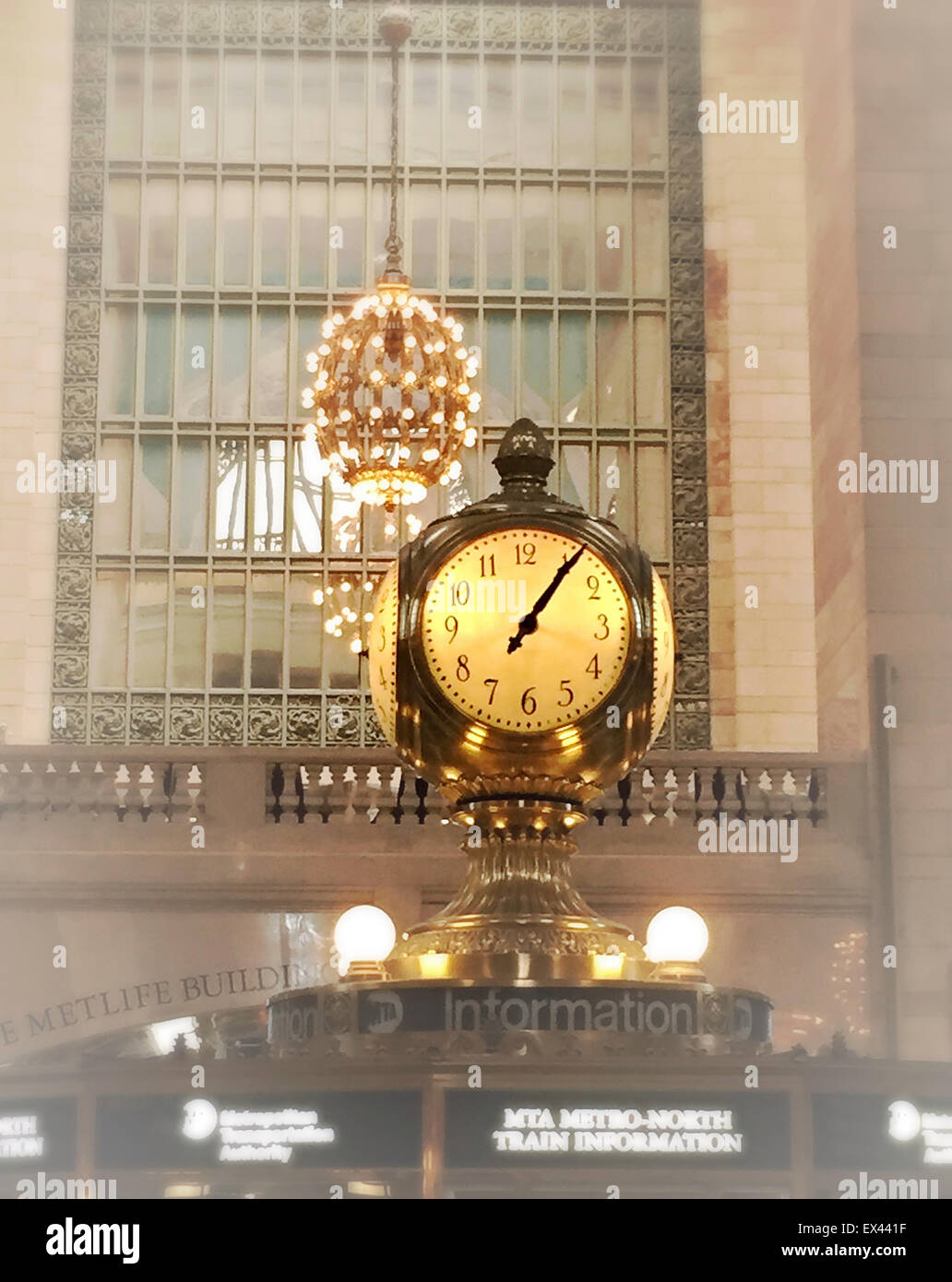 Clock on Information Booth on Grand Central Terminal, NYC, USA Stock ...