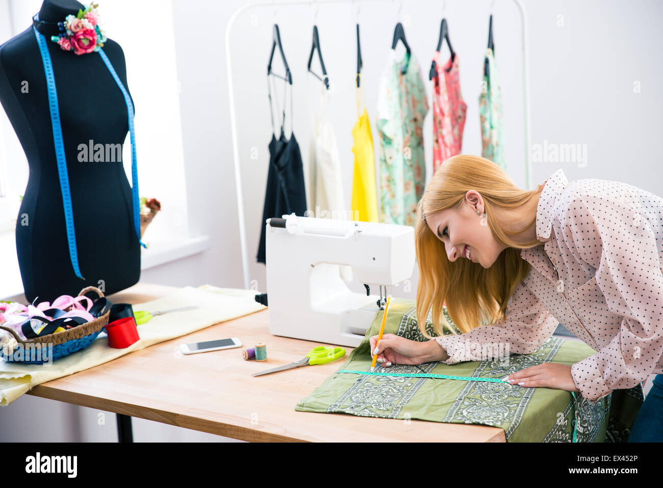 Female tailor dummy hi-res stock photography and images - Alamy