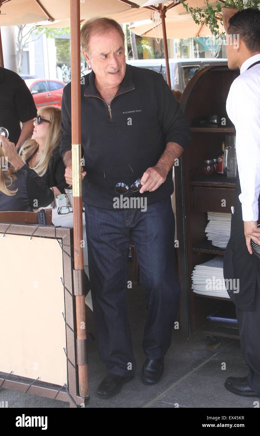 Sportscaster Al Michaels at a restaurant in Beverly Hills Featuring: Al ...