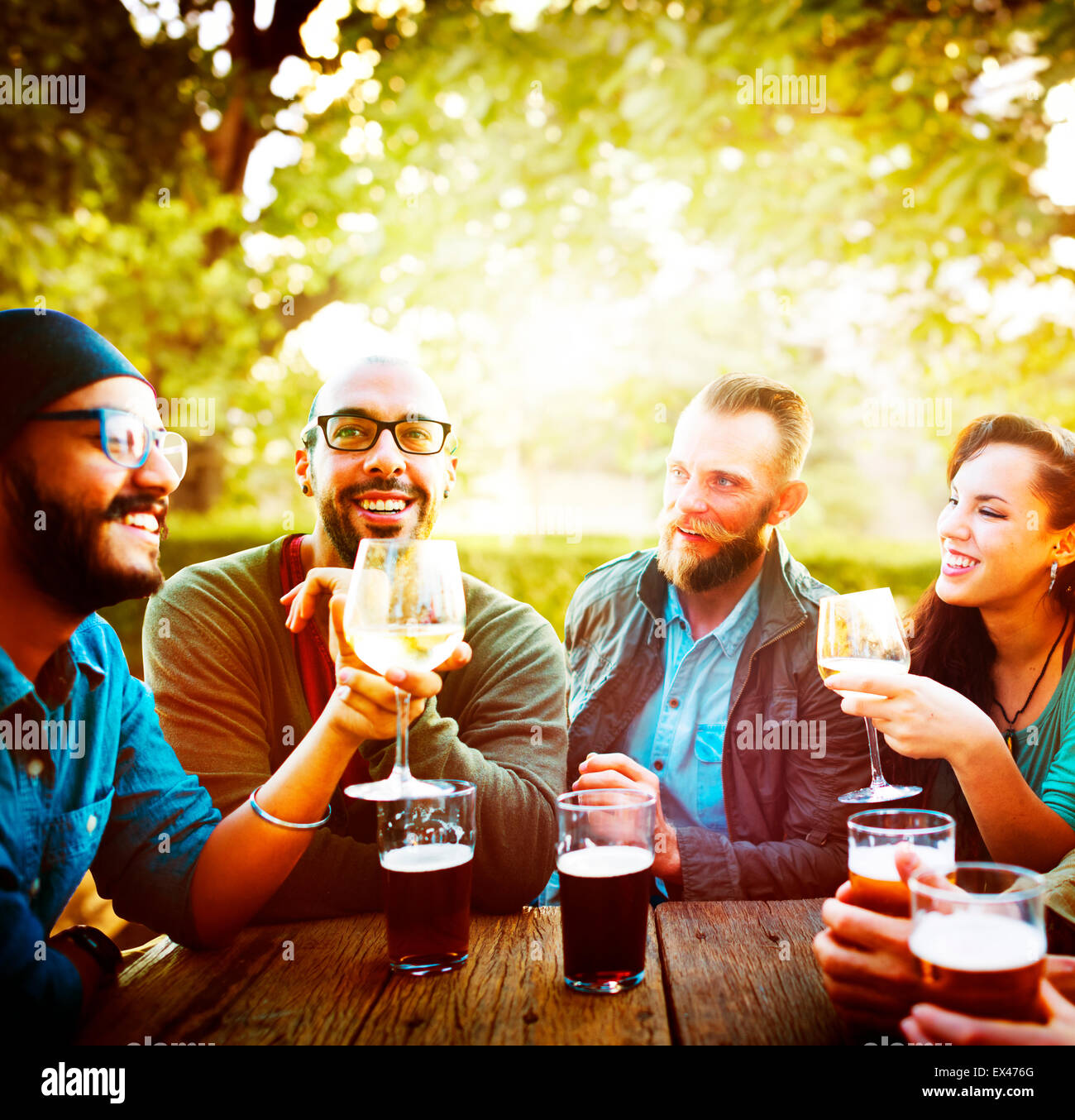 Women drinking pints of beer hi-res stock photography and images - Alamy