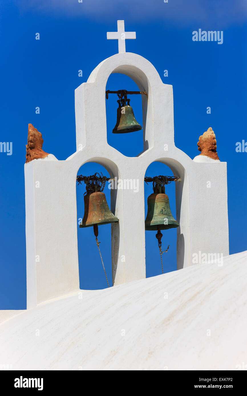 Traditional Greek Cyclades architecture style in Imerovigli, a small ...