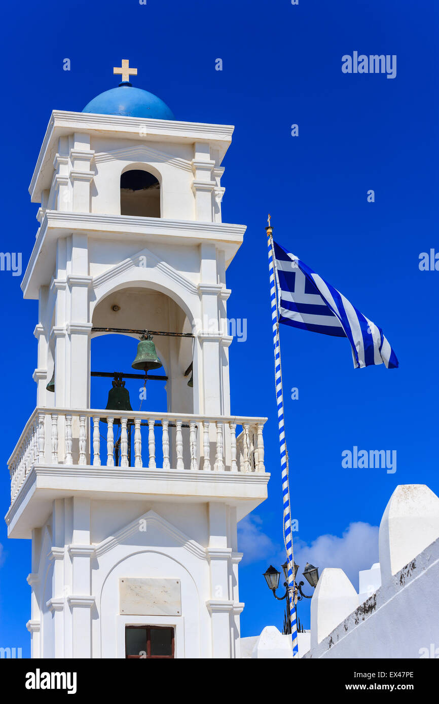 Traditional Greek Cyclades architecture style in Imerovigli, a small ...