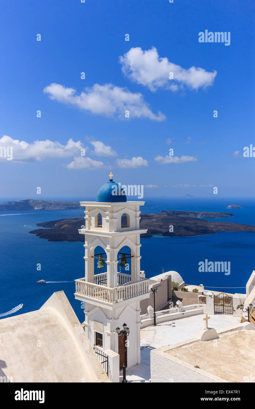 Traditional Greek Cyclades architecture style in Imerovigli, a small ...