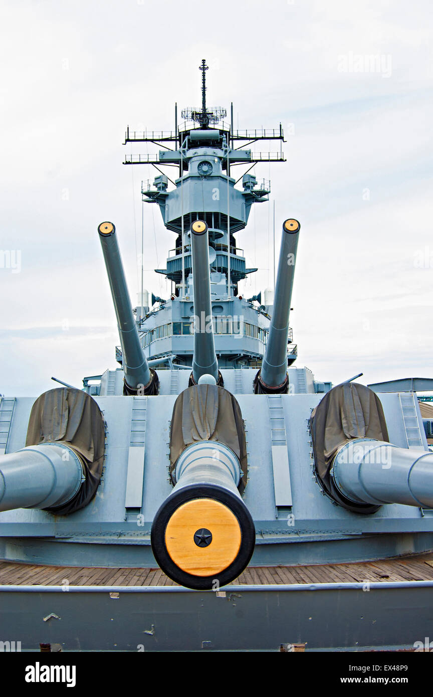 Uss iowa hi-res stock photography and images - Alamy