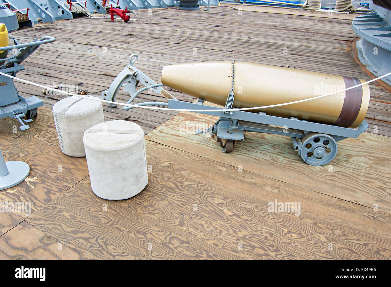 Battleship 16 inch shell hi-res stock photography and images - Alamy