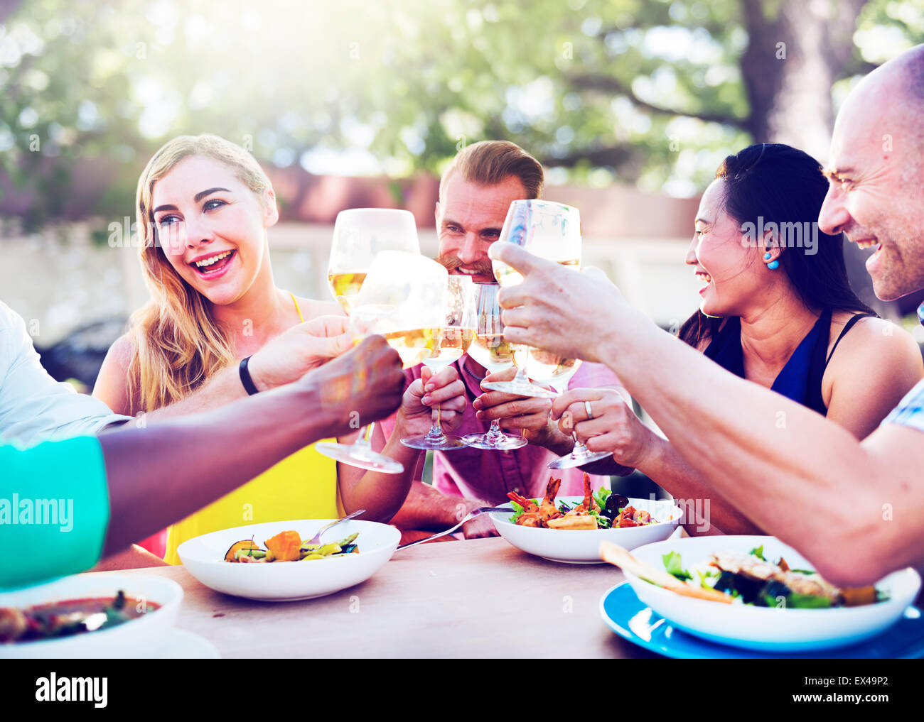 Diner friends hi-res stock photography and images - Alamy